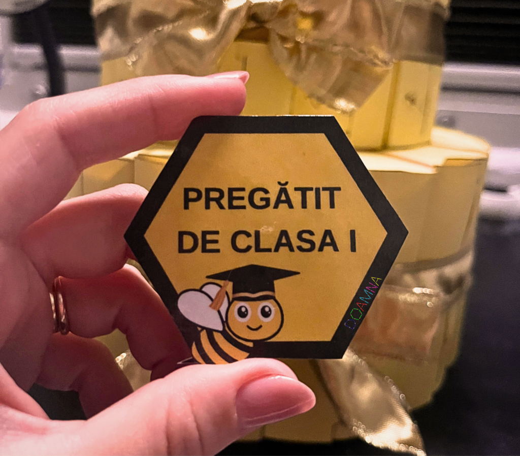 Stickere de final de an cu albinuțe DOAMNA.org